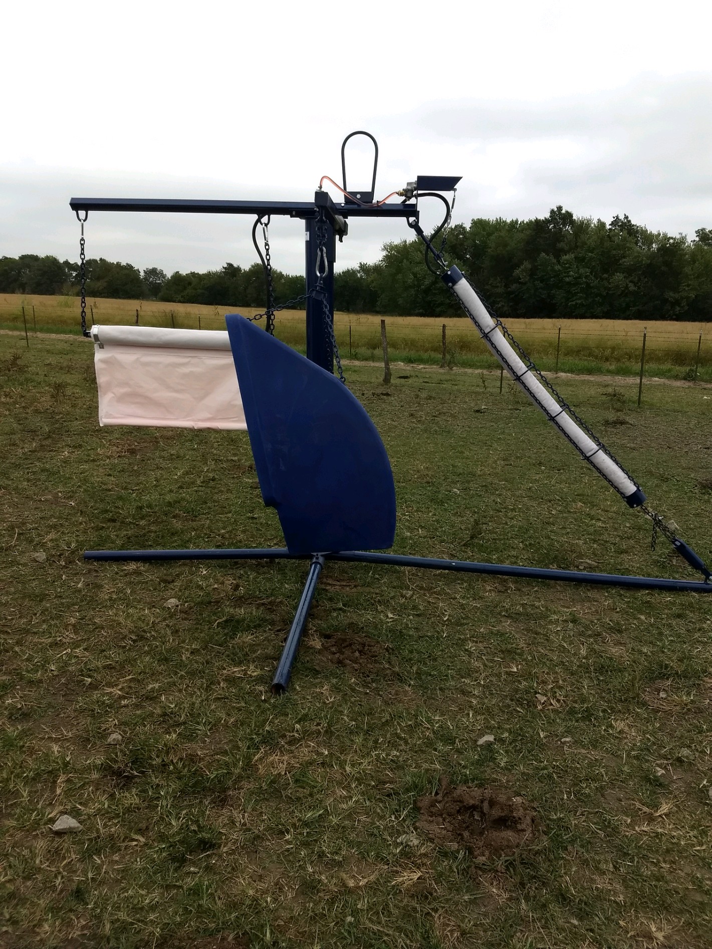 Cattle Oiler ⋆ USA Lewis Cattle Oiler ⋆ Made in the USA